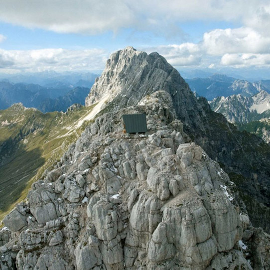 Mountaintop Tent: Airlifted Alpine Retreat Built at 8,000 Feet | Urbanist