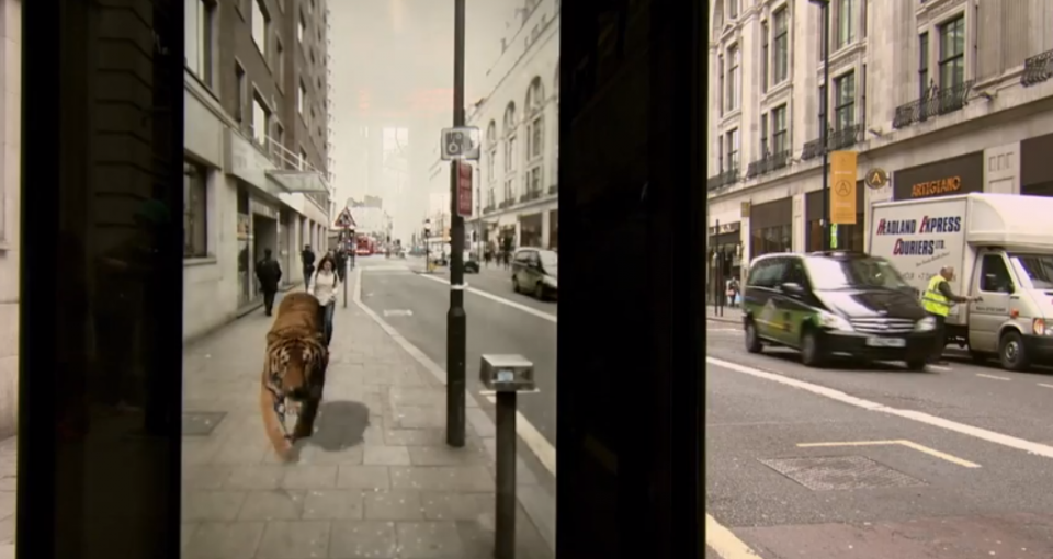 Unbelievable Advert: Augmented Reality Bus Shelter Window | Urbanist