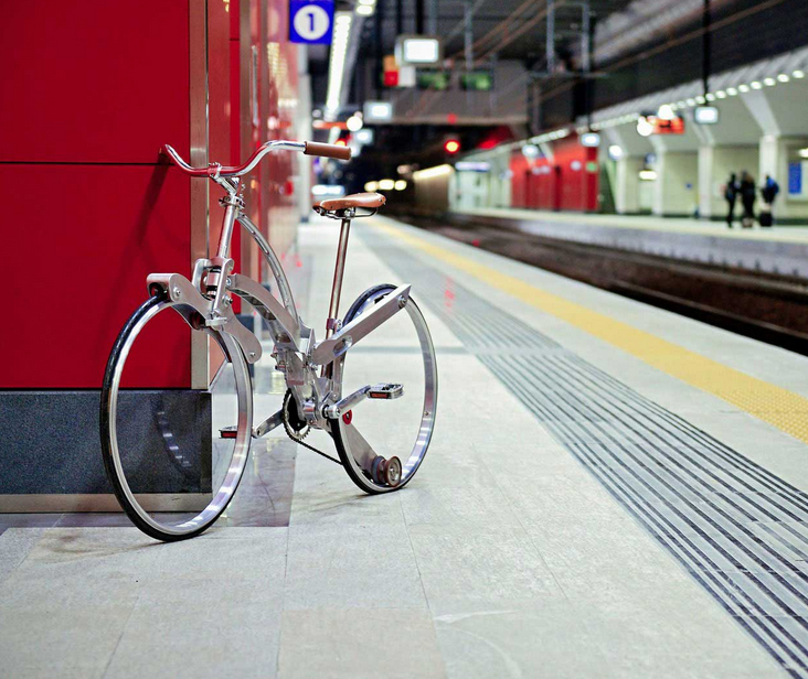 Micro-Cycle: Hubless Bike Folds Down & Fits into Backpack | Urbanist