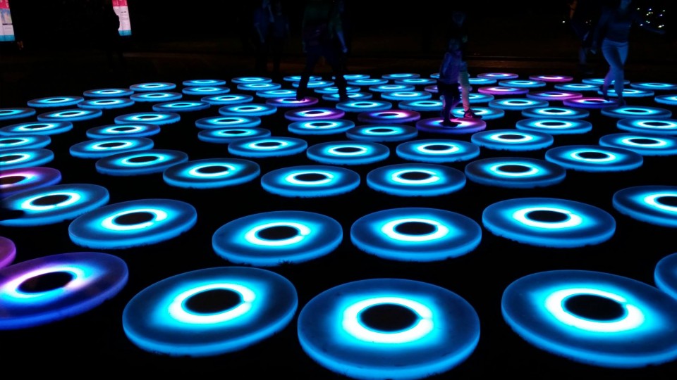 Interactive Wonderland: Light Projection Art Animates Sydney - WebUrbanist
