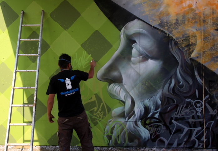 Cargo Canvases: 6 Street Artists Paint 22 Stacked Containers | Urbanist