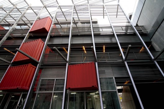 Containertecture: Shipping Crate-Based Buildings by LOT-EK - WebUrbanist