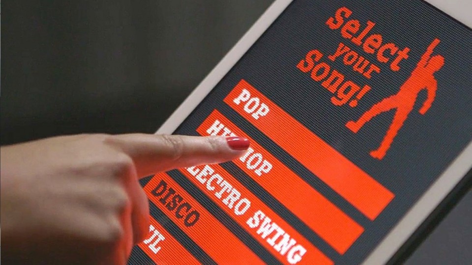 Dancing Traffic Signal Makes Crossing the Street More Fun - WebUrbanist