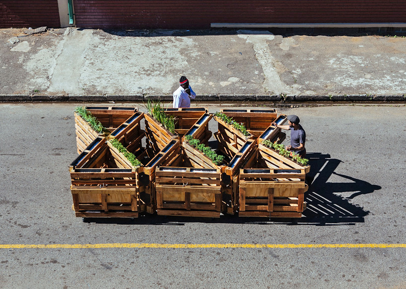 Brothers in Benches: Pallets Offer Public a Place to Sit | Urbanist