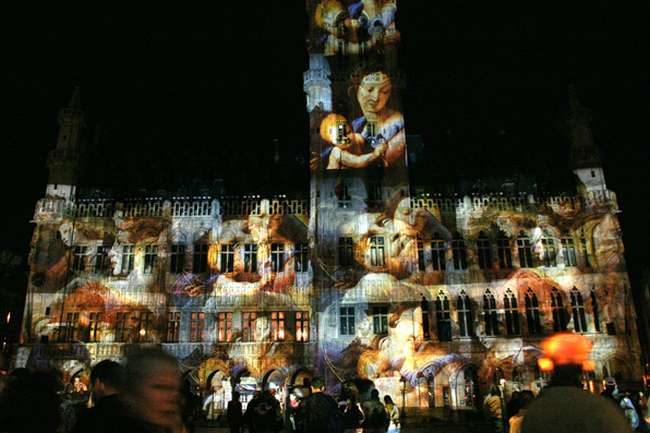 Light Art Looms Large: 10 Artists Project Illuminated Images | Urbanist