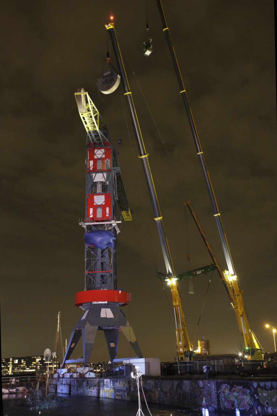 Converted Crane: 150-Foot-Tall Dutch Hotel Spins in the Wind - WebUrbanist