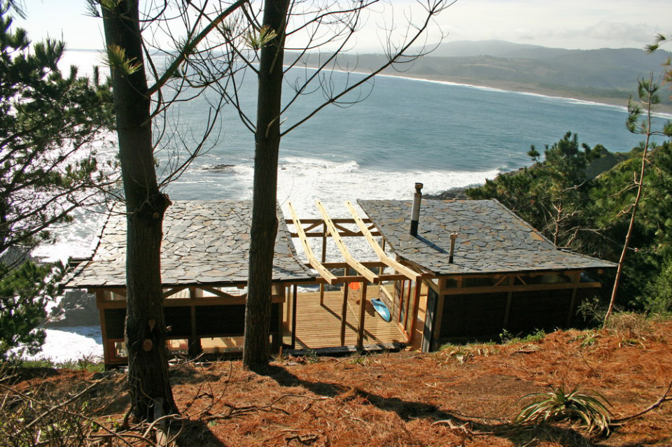 Seaside Stunners: 14 Cliff-Clinging Houses with Crazy Views | Urbanist