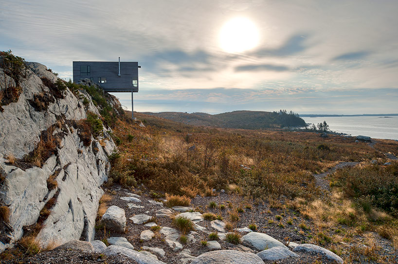 Seaside Stunners: 14 Cliff-Clinging Houses with Crazy Views | Urbanist