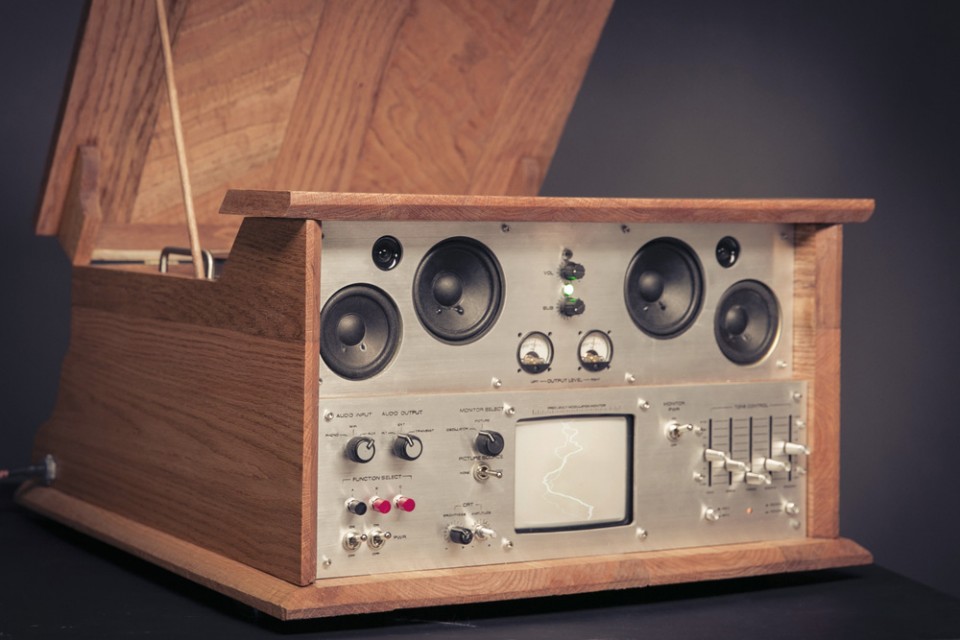 Retro-Style Tech: 10 Modern Gadgets with a Nostalgic Look - WebUrbanist