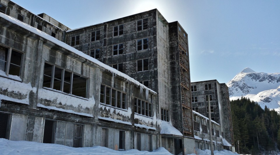 Town in a Tower: 14-Floor High-Rise Houses Whole Alaskan Hamlet ...