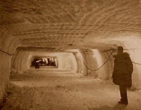 Glacier City: Icelandic Ice Cap Carved Out for Year-Round Use | Urbanist
