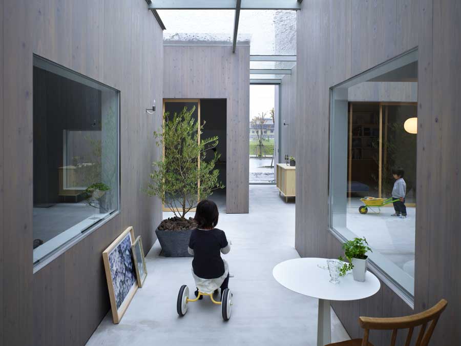 Smart Space Solutions: 14 Innovative Japanese Home Interiors | Urbanist