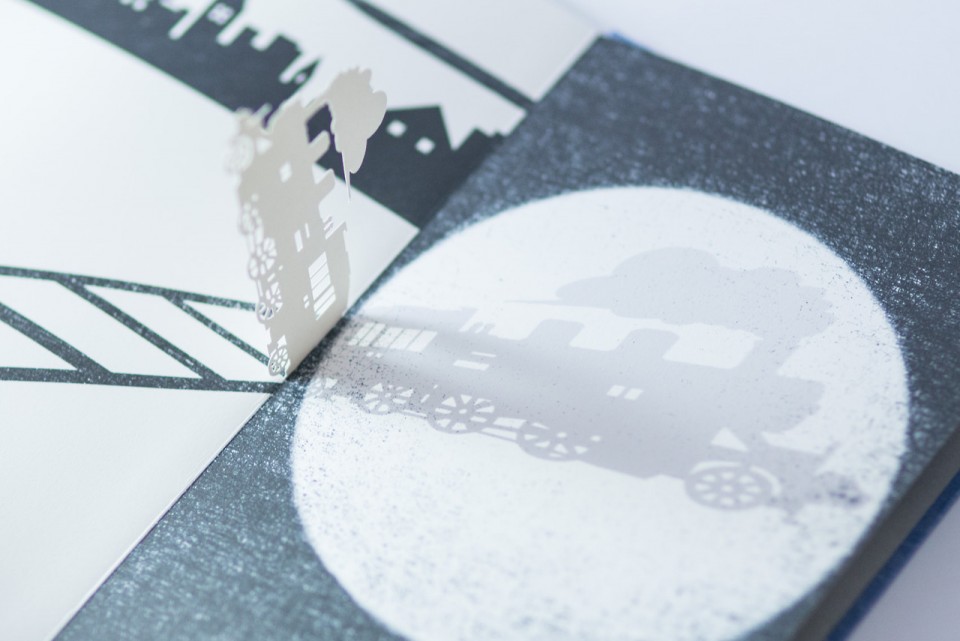 Drawing with Darkness: 24 Incredible Works of Shadow Art | Urbanist