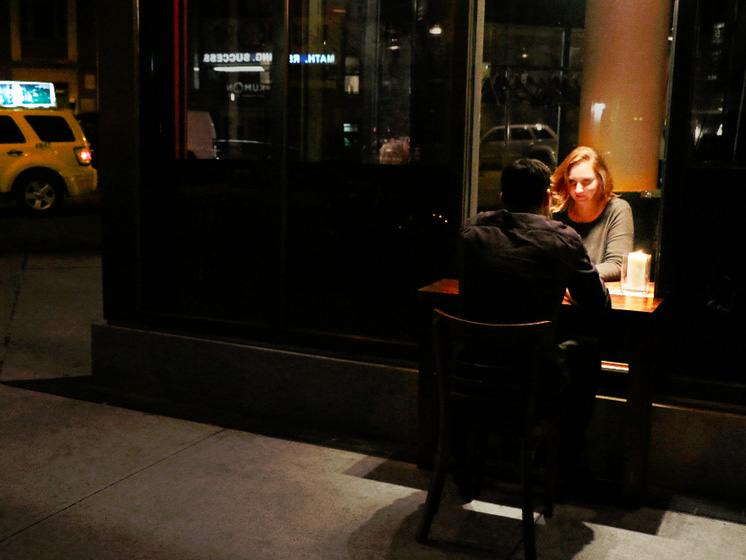 Table for Two: Window as Bridge & Barrier Between Shared Seat - WebUrbanist