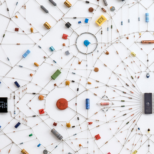 Electronic Autopsy: 24 Sculptures Made of Computer Parts | Urbanist