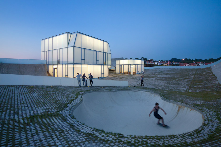 Enter the Void: 14 Creatively Concave & Sliced-Out Structures | Urbanist