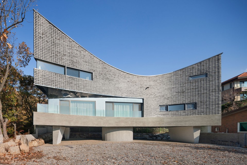Enter the Void: 14 Creatively Concave & Sliced-Out Structures | Urbanist
