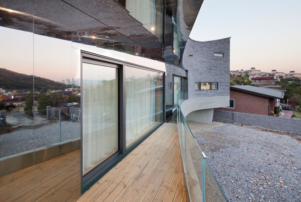 Enter the Void: 14 Creatively Concave & Sliced-Out Structures | Urbanist