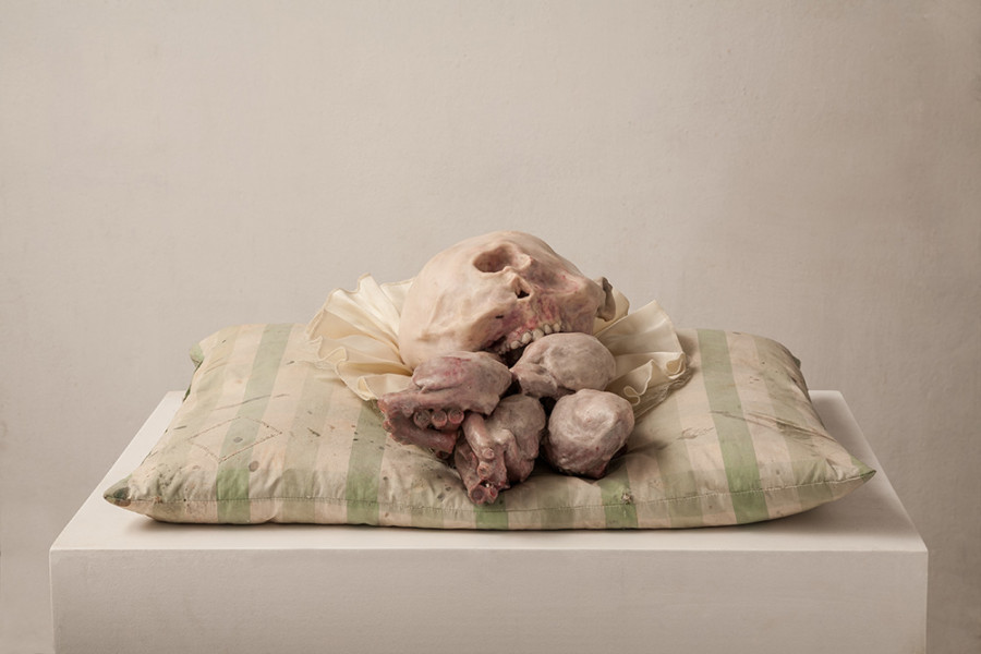 Art Made Flesh: 35 Sculptures Rendered in Human Skin & Hair | Urbanist