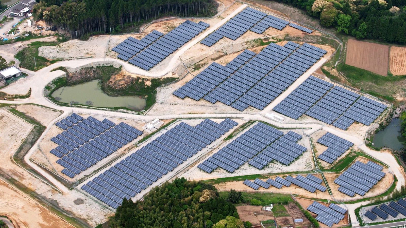 Japan is converting an abandoned golf course into Kyoto's largest solar ...