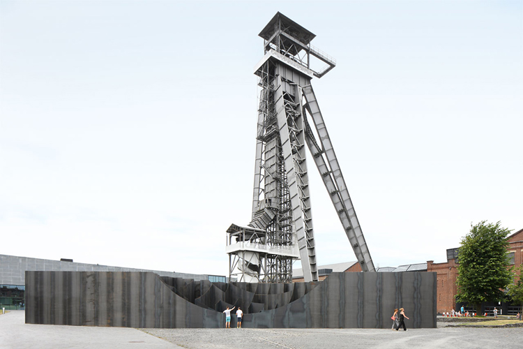 Amazing Modern Maze: Dystopian Steel Labyrinth Installation | Urbanist