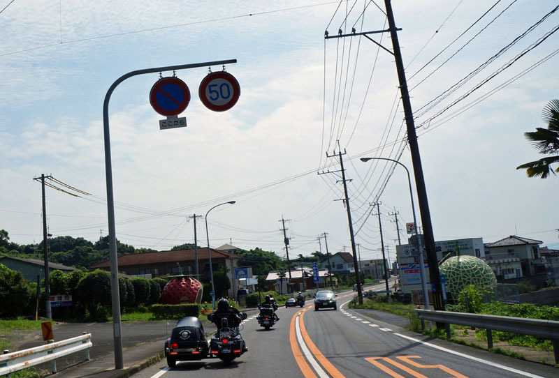 Sweet Transit: Japan’s Cute Fruit-Shaped Bus Stops - WebUrbanist