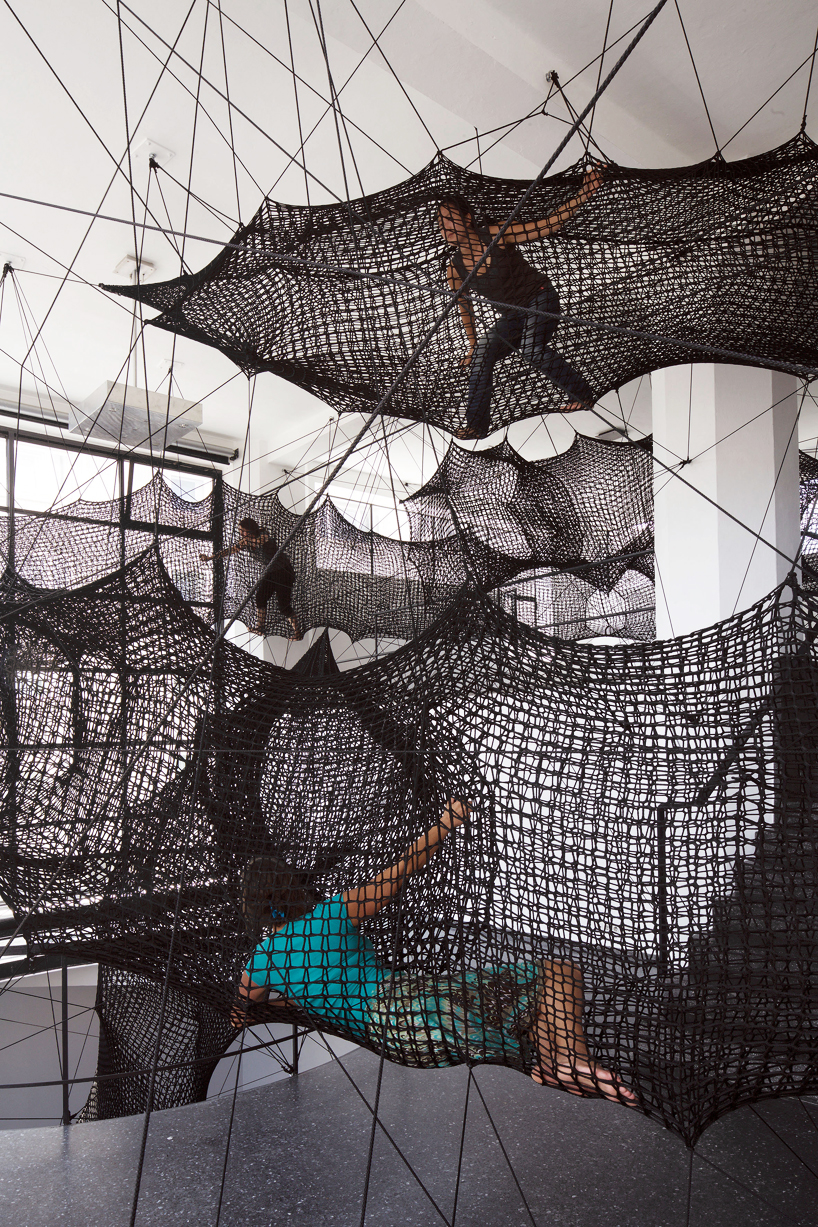 Climbing Cocoon: Ascend a Gallery Atrium Through a Net Tube | Urbanist
