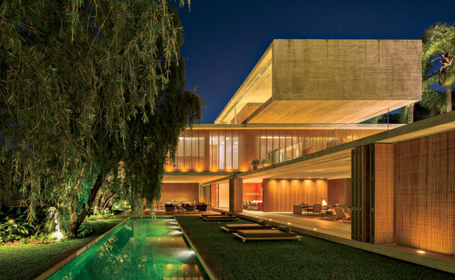 Blurring Boundaries: 14 Modern Houses That Open to the Air - WebUrbanist