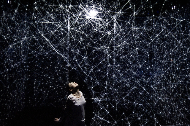 Eerily Altered Faces & Spaces: 14 Projection-Mapping Projects - WebUrbanist