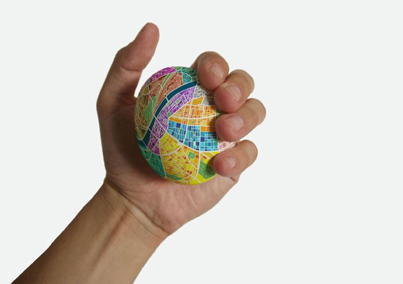 Squeeze to Zoom: No Need to Fold this Egg-Shaped Analog Map - WebUrbanist
