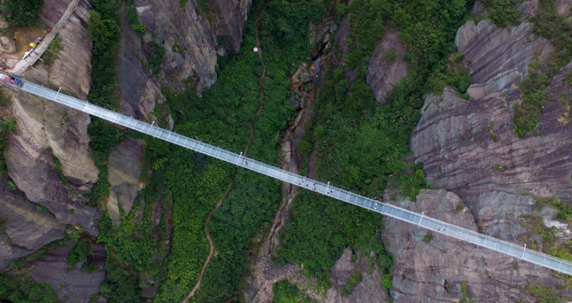 Chinese Skywalk: World’s Longest Glass Bridge Spans Two Cliffs | Urbanist