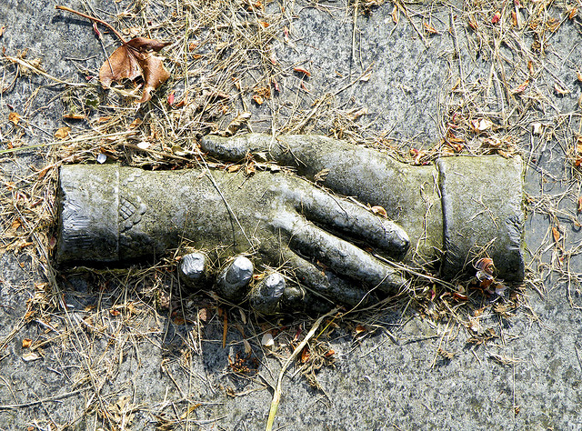 The Language of Death: 15 Gravestone Symbols Explained | Urbanist