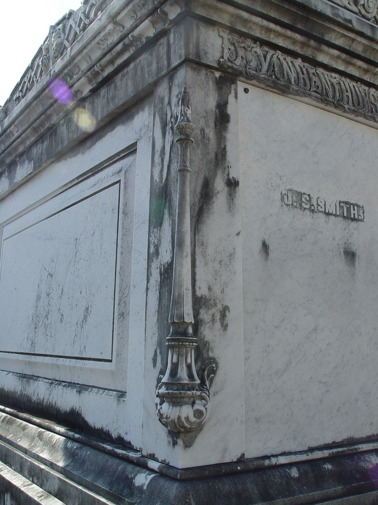 The Language of Death: 15 Gravestone Symbols Explained | Urbanist