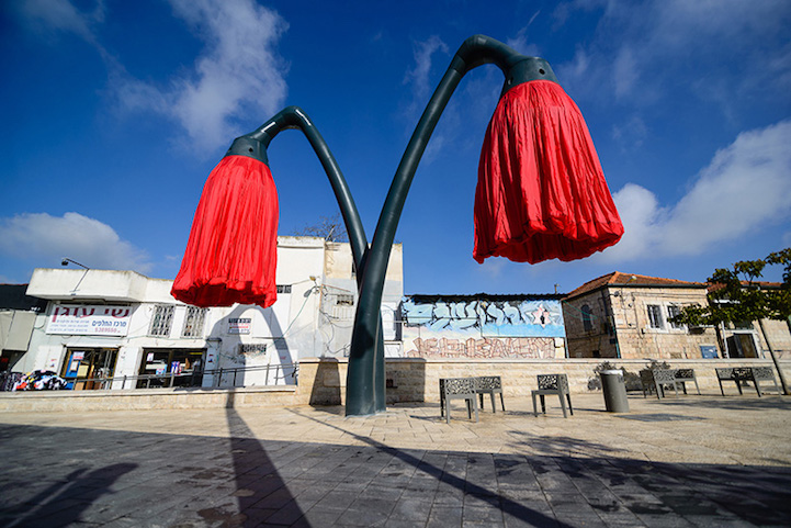 Blooming Street Lights: Giant Flowers Interact with the City | Urbanist