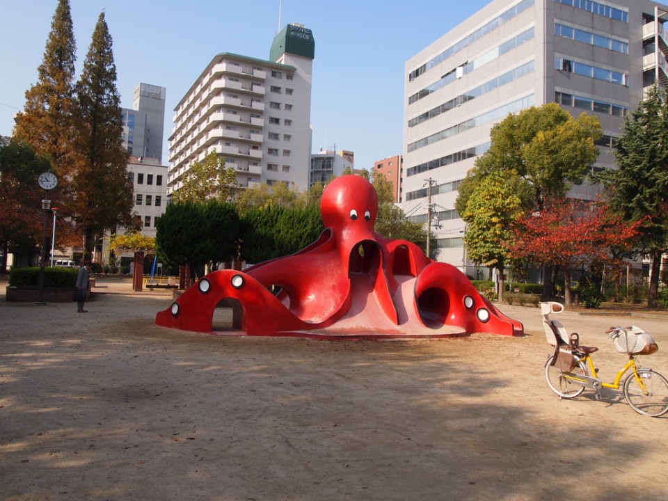 Suckers! Japan’s Ubiquitous Octopus Playground Slides | Urbanist