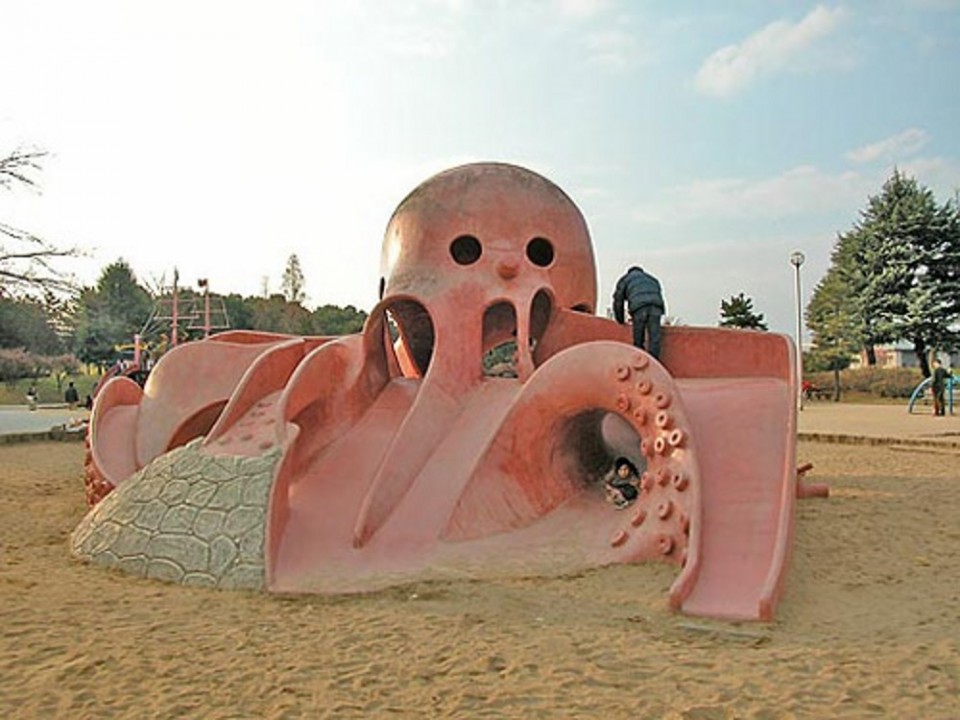 Suckers! Japan’s Ubiquitous Octopus Playground Slides | Urbanist