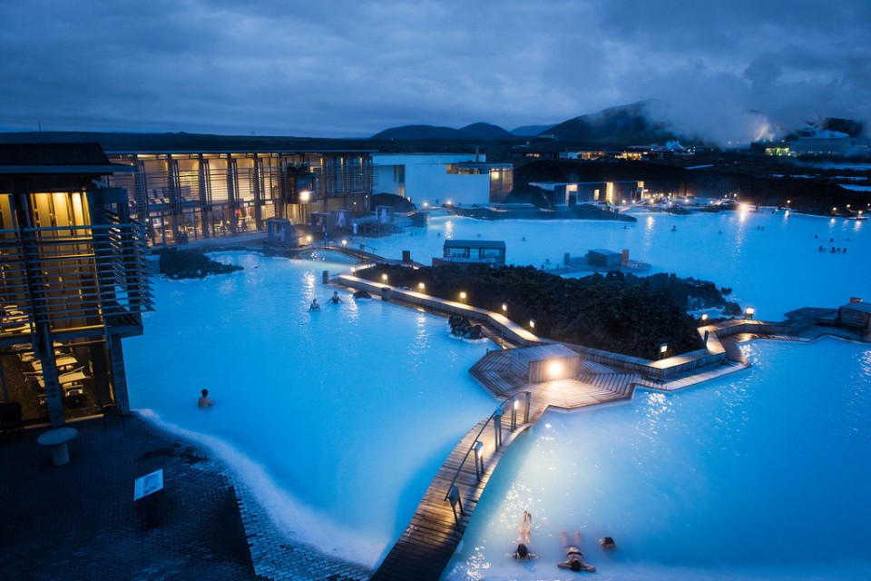 World’s Most Soothing Soaks: 10 Otherworldly Hot Springs - WebUrbanist