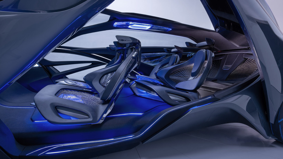 Driving on Auto-Pilot: 13 Future Visions of Cars & Commuting | Urbanist