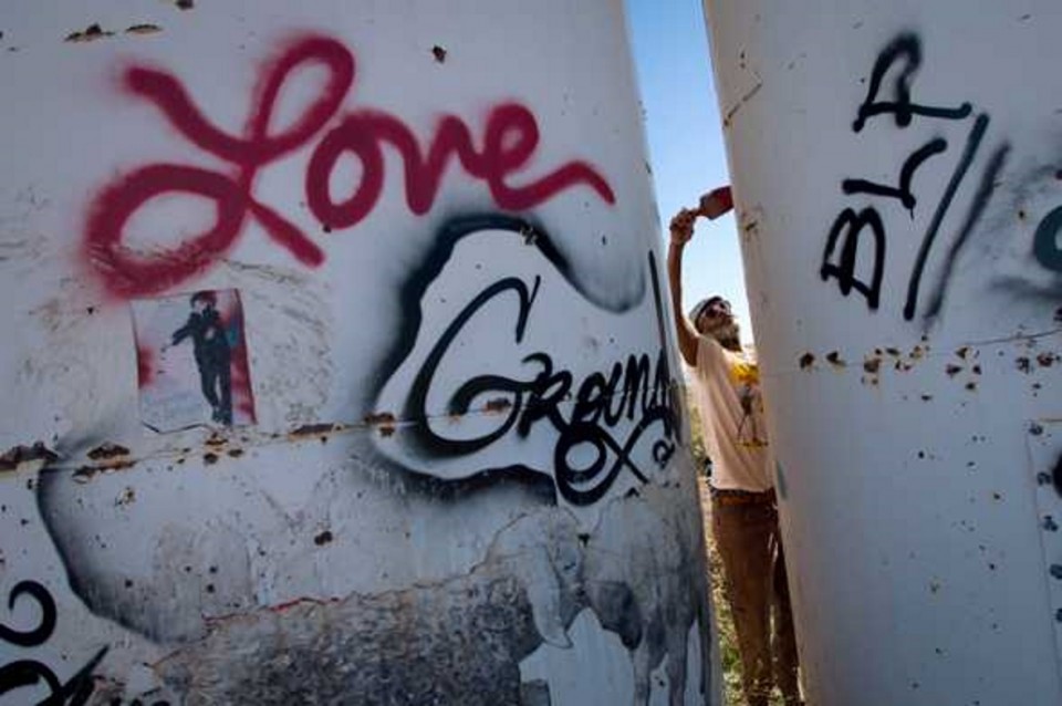 Roadside Renaissance: Art Of The Painted Desert Project - WebUrbanist
