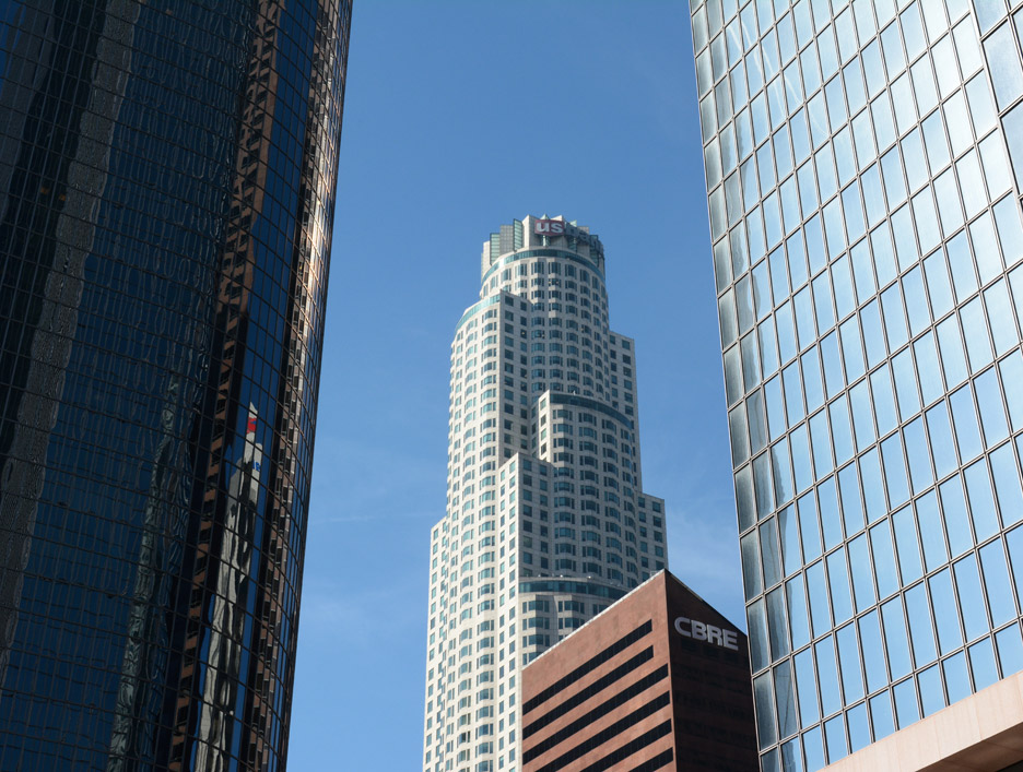 Sky Slide: L.A. Tower Adds Exterior Glass Chute 1,000 Feet Up - WebUrbanist