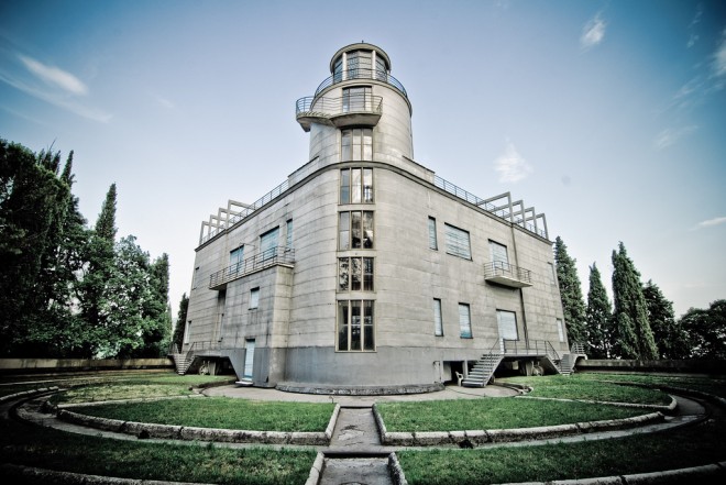 Dynamic Architecture: 13 Buildings with Moving Parts | Urbanist