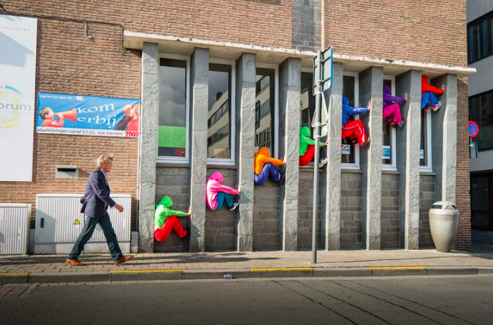 Living Street Art: Contorted Human Bodies in Urban Spaces - WebUrbanist