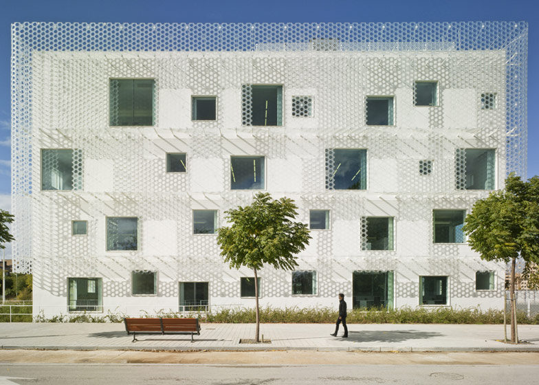 That’s a Wrap! 15 Building Facades Veiled in Plastic & Cloth | Urbanist