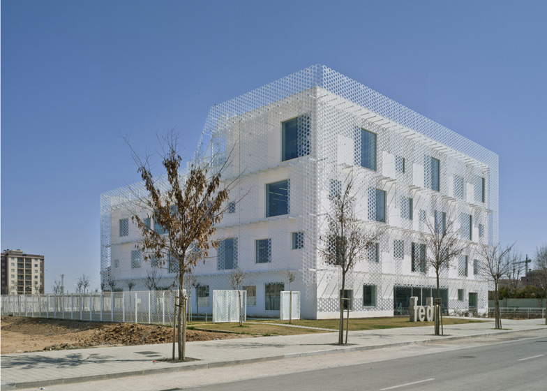 That’s a Wrap! 15 Building Facades Veiled in Plastic & Cloth | Urbanist