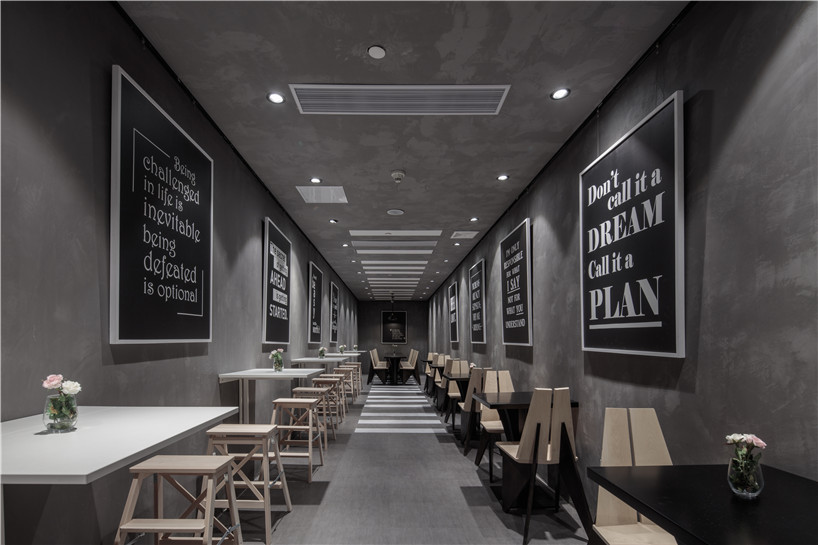 Book City: Retail Space for Reading Mimics the Look of Urban Spaces ...