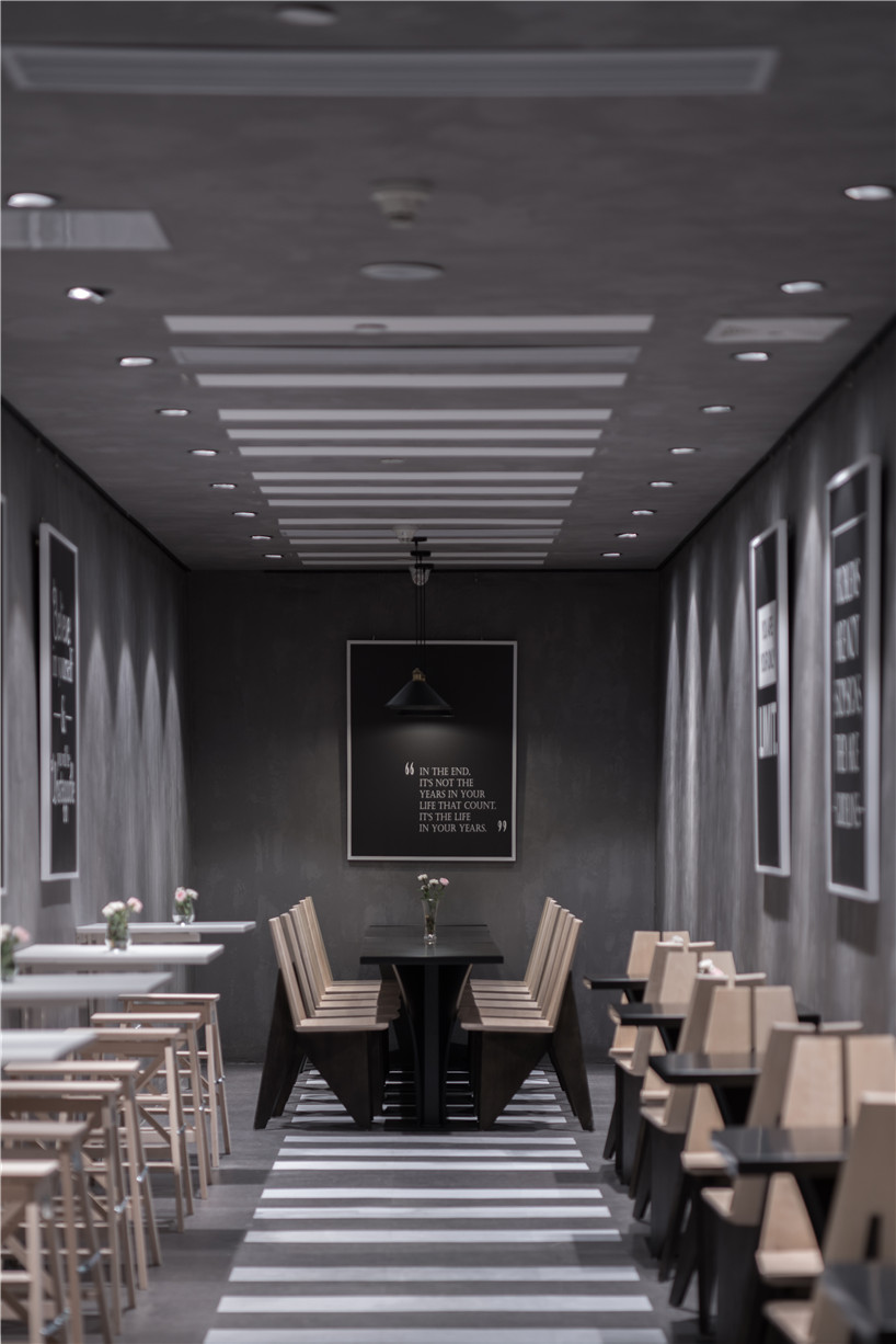 Book City: Retail Space for Reading Mimics the Look of Urban Spaces ...