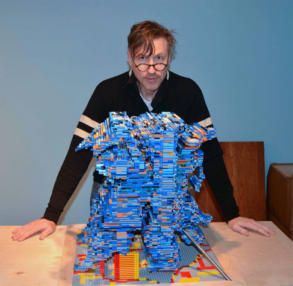 LEGO Shadow Show: Masses of Toy Bricks Reveal Surprising Silhouettes ...