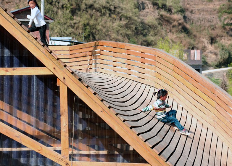 12 City Slides Turning Urban Settings Into Playgrounds for Adults ...