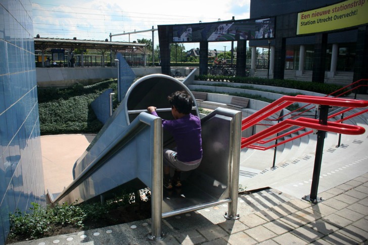 12 City Slides Turning Urban Settings Into Playgrounds for Adults ...
