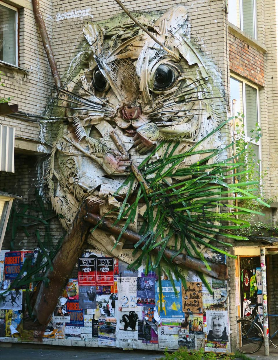 Wild & Scrappy: 3D Trash Sculptures of Animals Pop Up in Urban Spaces ...
